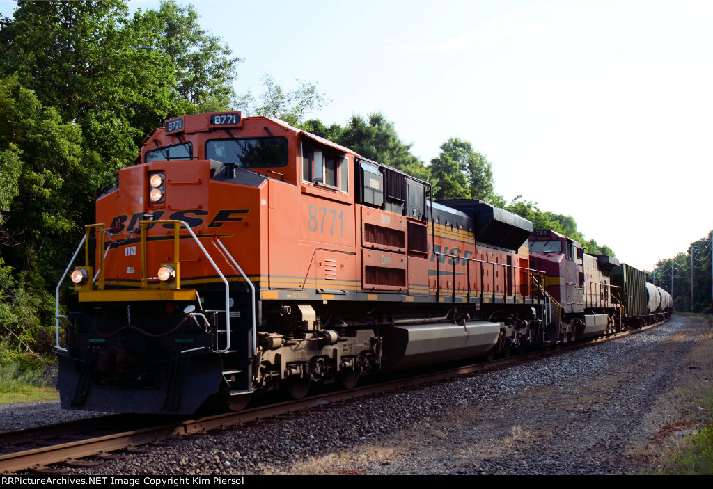 BNSF 8771 CSX Train K038 Crude Oil Loads